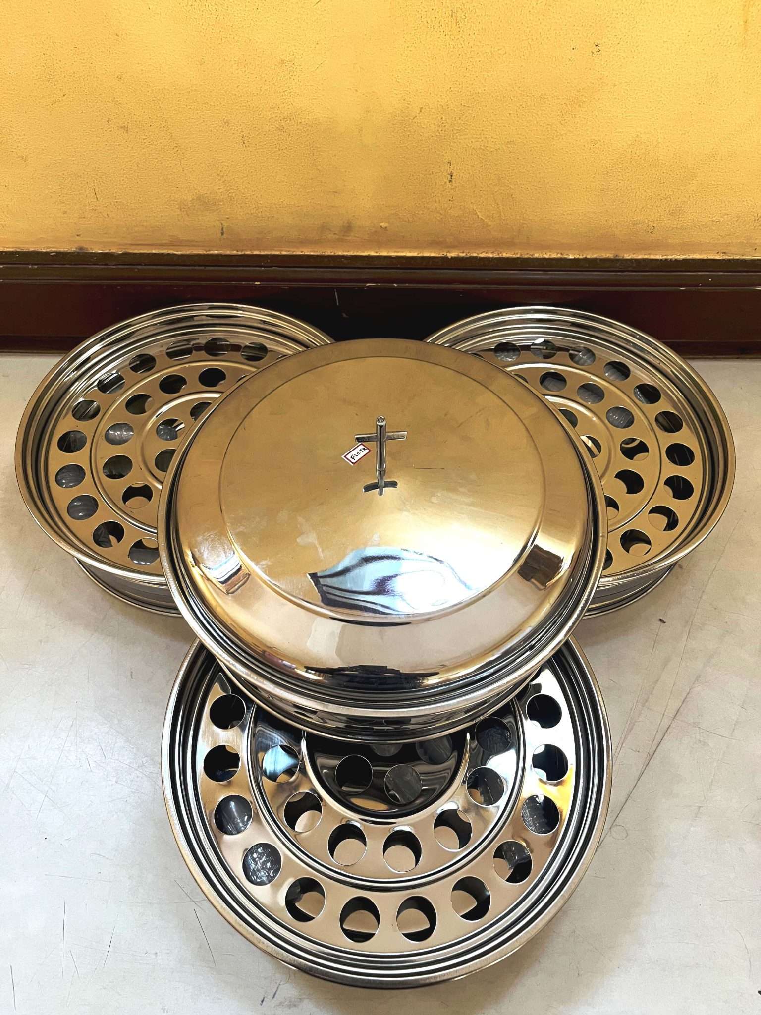 Holy Communion Tray: Four Set - Stainless Steel With 160 Plastic Cups ...