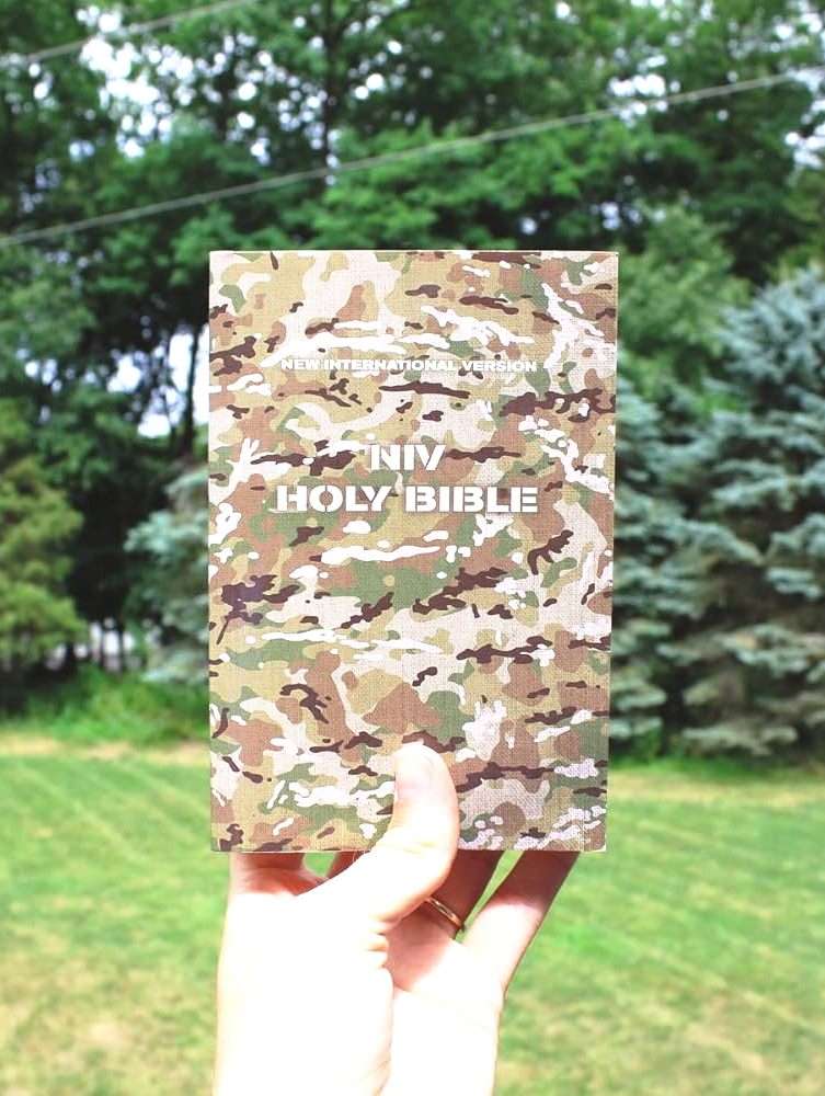 NIV Holy Bible: Compact Military Camo Print Paperpack [24] (ISBN ...