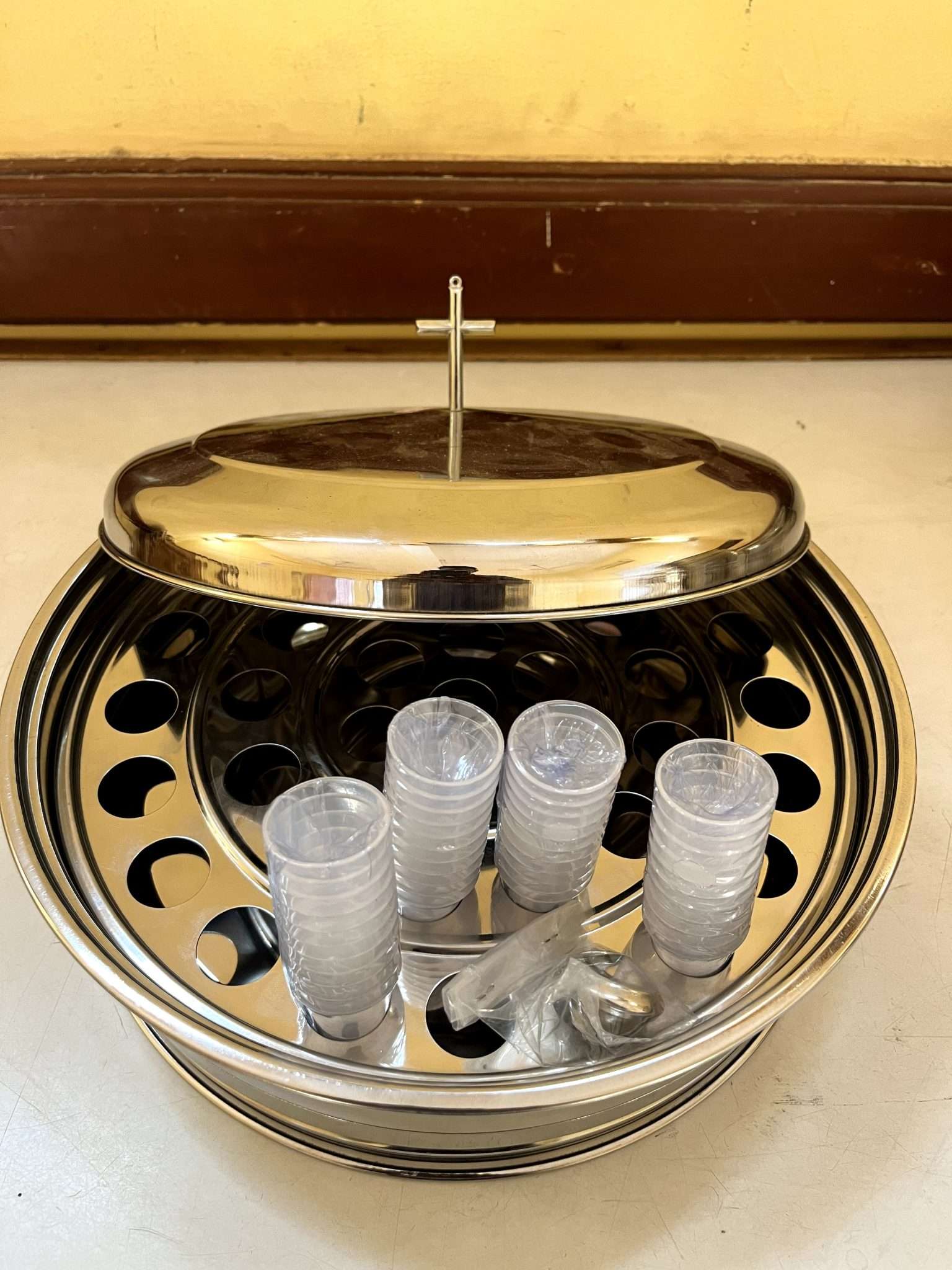 Holy Communion Tray: Five Set - Stainless Steel With 200 Plastic Cups ...
